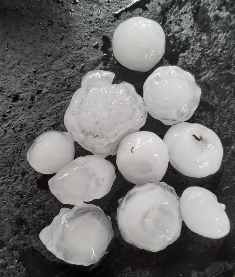 Caída de Granizo "en Seco" Sorprende a Vecinos de La Punta - San Luis Opina